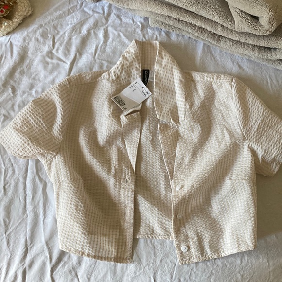 H&M | Tops | Offwhite Cropped Button Up Shirt | Poshmark